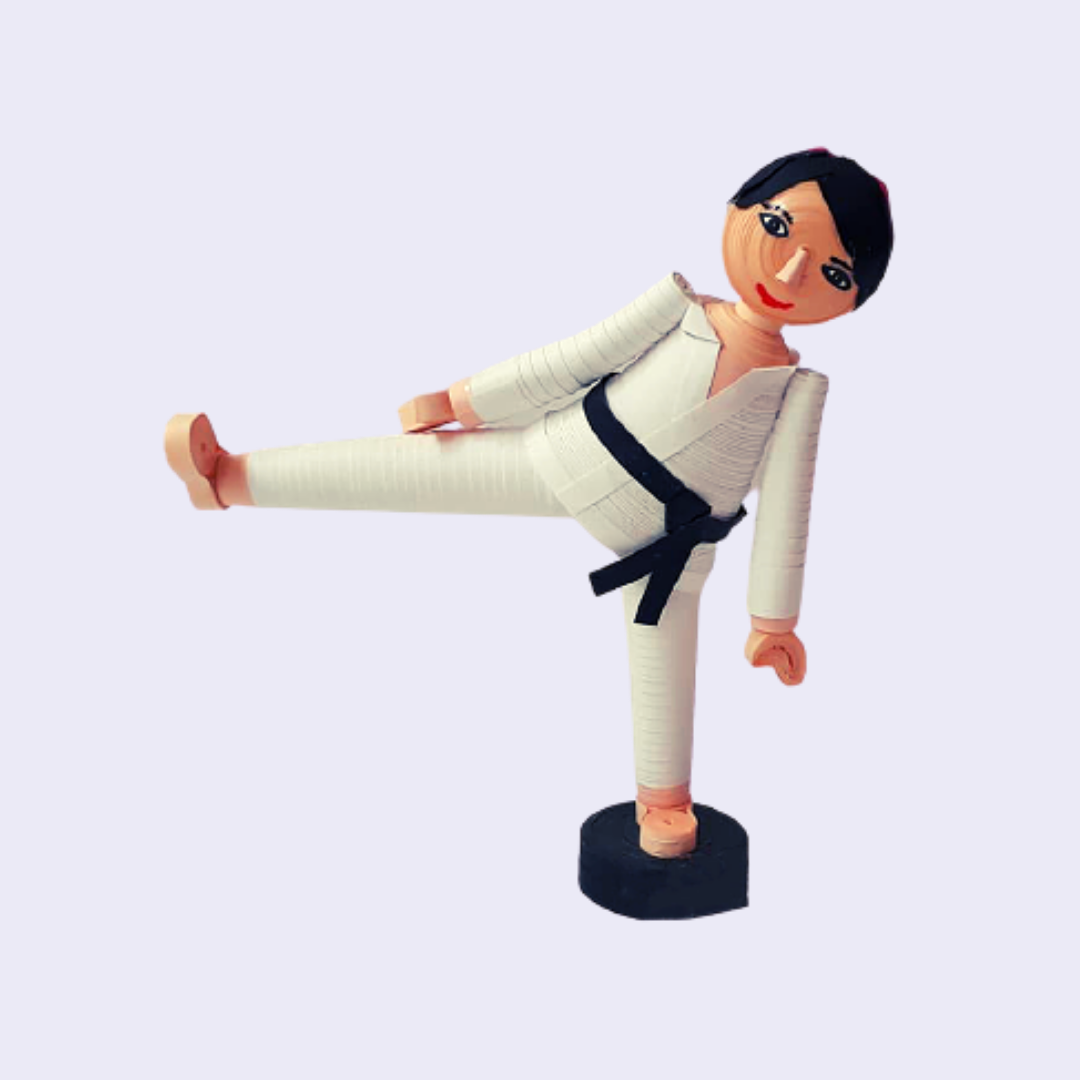 Quilled figurines of sports players | Trogons